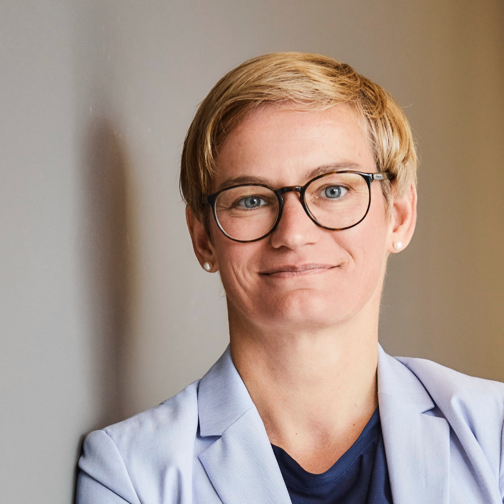 Claudia Theisel - Director People & Office Management - ECE Group ...