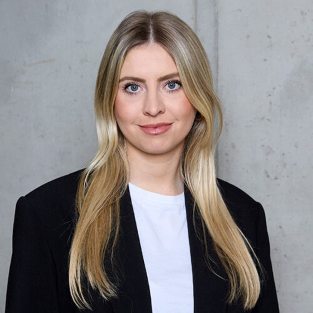 Julia Hahn - Junior Marketing Managerin - WvM Immobilien ...