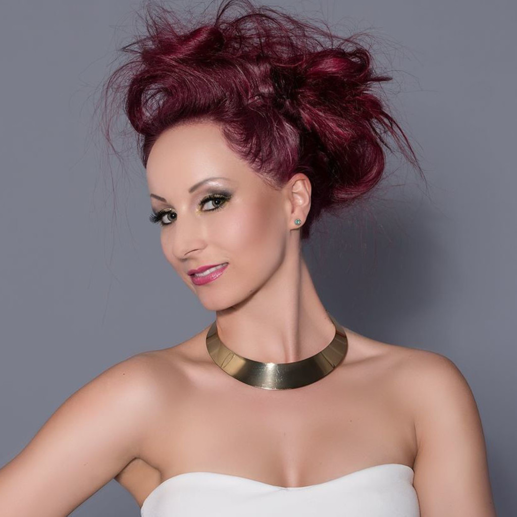 Jasmin Bauer - DJane - www.jassy-field.com | XING