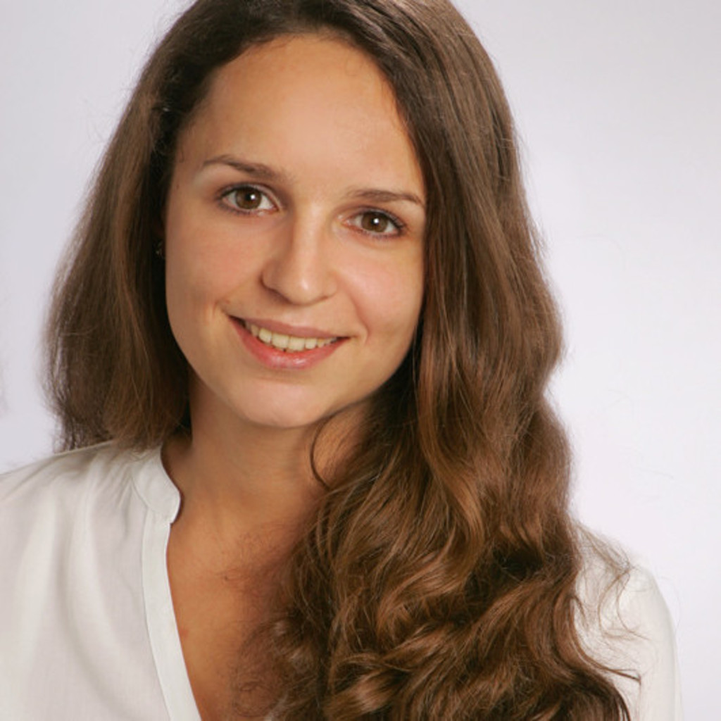 Dr. Stephanie Born - Volontärin im Fachbuchlektorat Psychologie ...