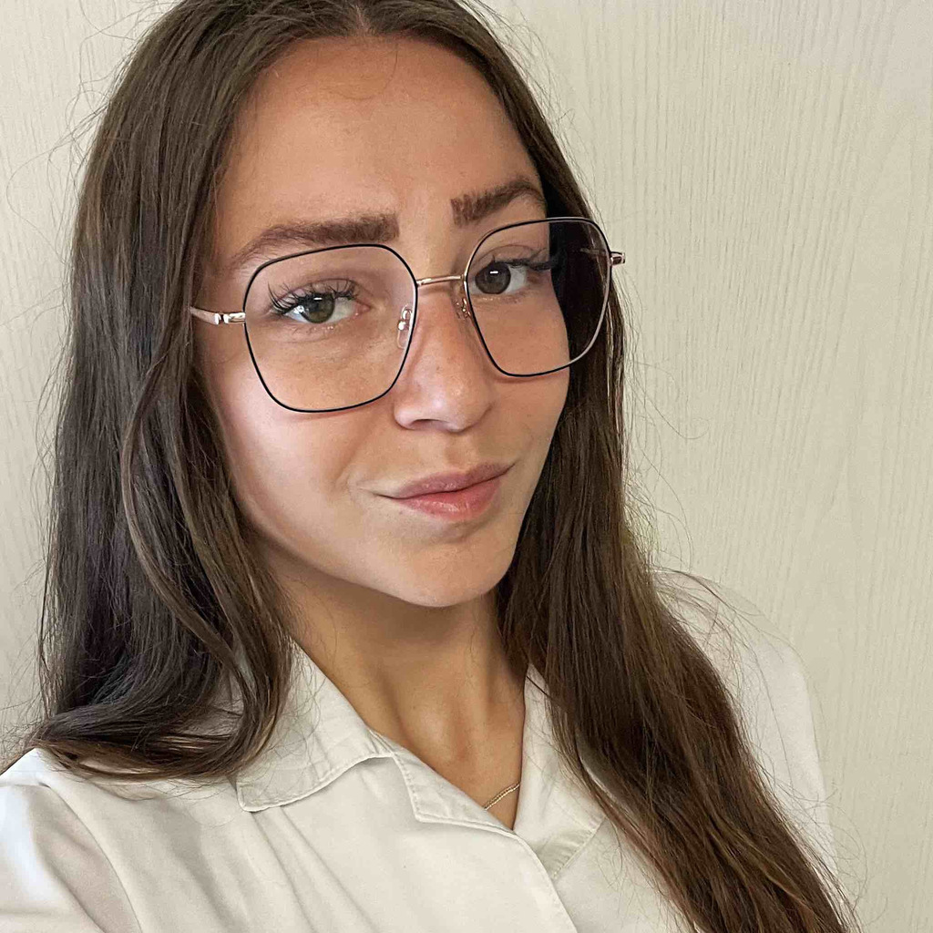 Cheyenne May Kust - Bankettleitung und veranstaltungsmanagerin ...