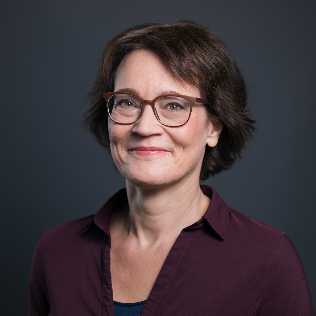 Annette Ptassek - Geschäftsführendes Vorstandsmitglied - Bischöfliches ...