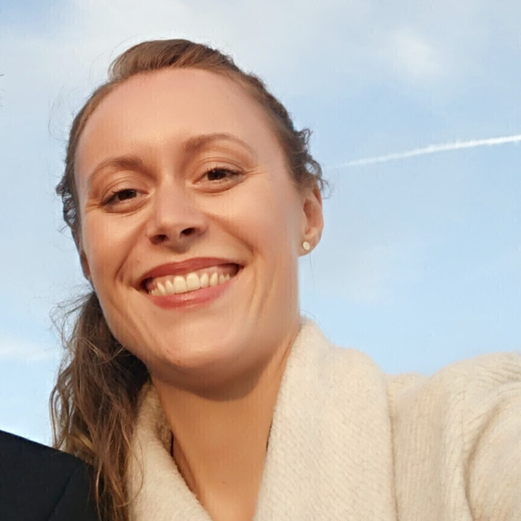 Viola Bell - Physiotherapeutin - Ambulantes Zentrum am Entenfang | XING