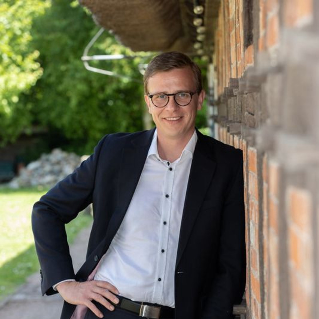 Simon Düker - Manager Bankvertrieb - Meine Finanzkanzlei GmbH | XING