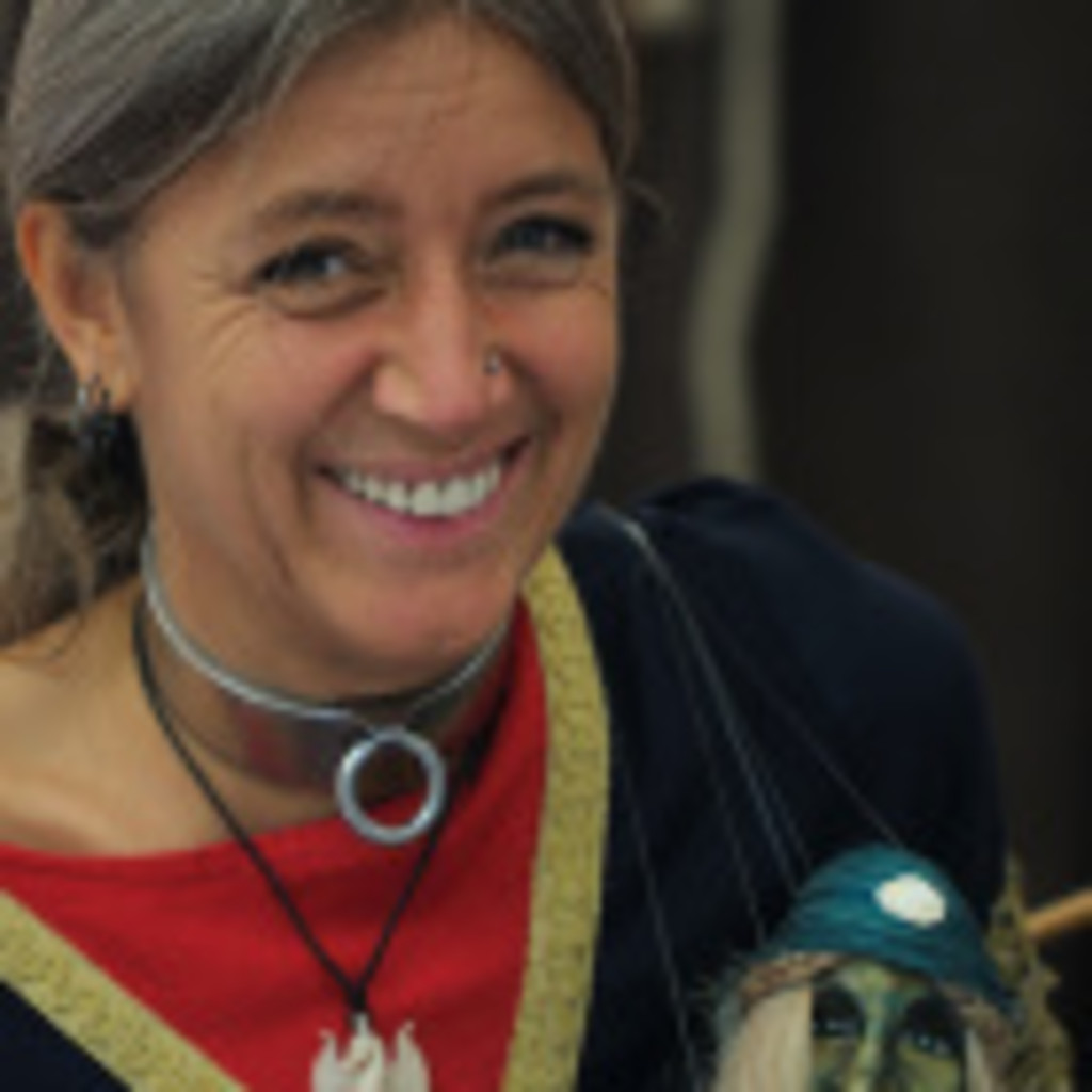 Anne Redeker - Einzelunternehmerin - Anne - die Marionettenspielerin | XING