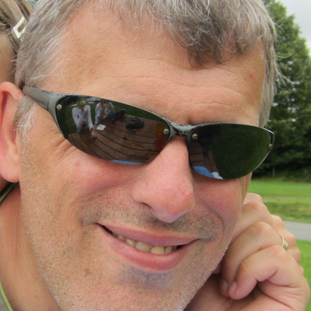 Simon Hewitt's Instagram, Twitter & Facebook on IDCrawl