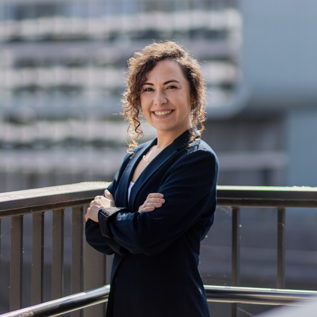 Sena Karatas: Ausbildung und Berufserfahrung | XING