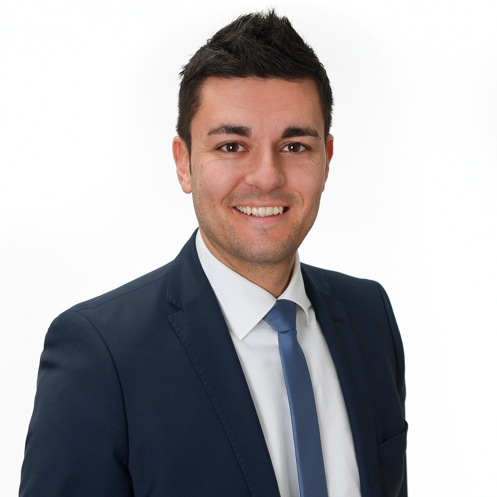 Daniel Schäfer - Immobilienberater (Abteilungsdirektor) - PlanetHome ...