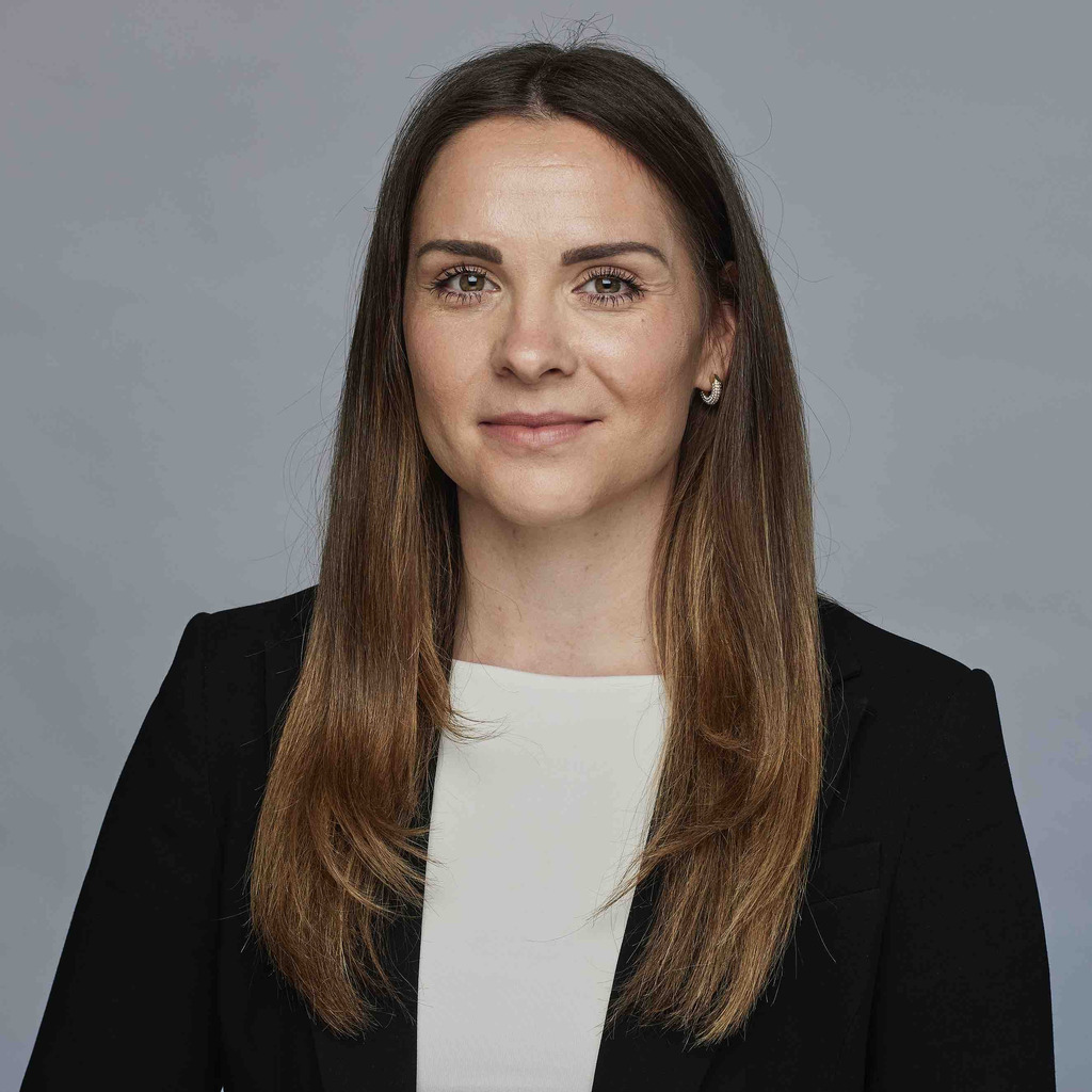 Julia Maier - Teamleiterin KundenDialogCenter - Volksbank pur eG | XING