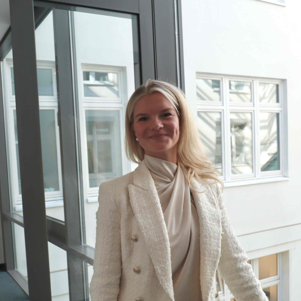 Caroline Scharf - Immobilienkauffrau - Justus Grosse ...