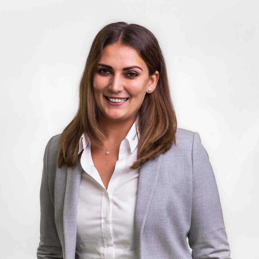Laura Trunova - Assistenz Leitung Customer Service Center - Tepper ...
