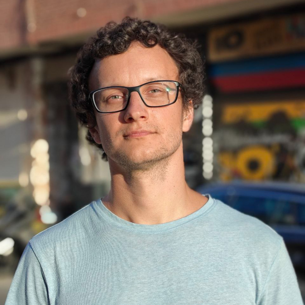 Deni Semenov - Frontend Developer - Self-Employed | XING