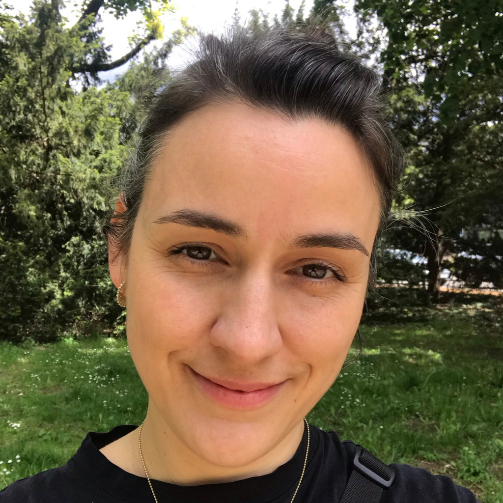 Julia Max's Instagram, Twitter & Facebook on IDCrawl