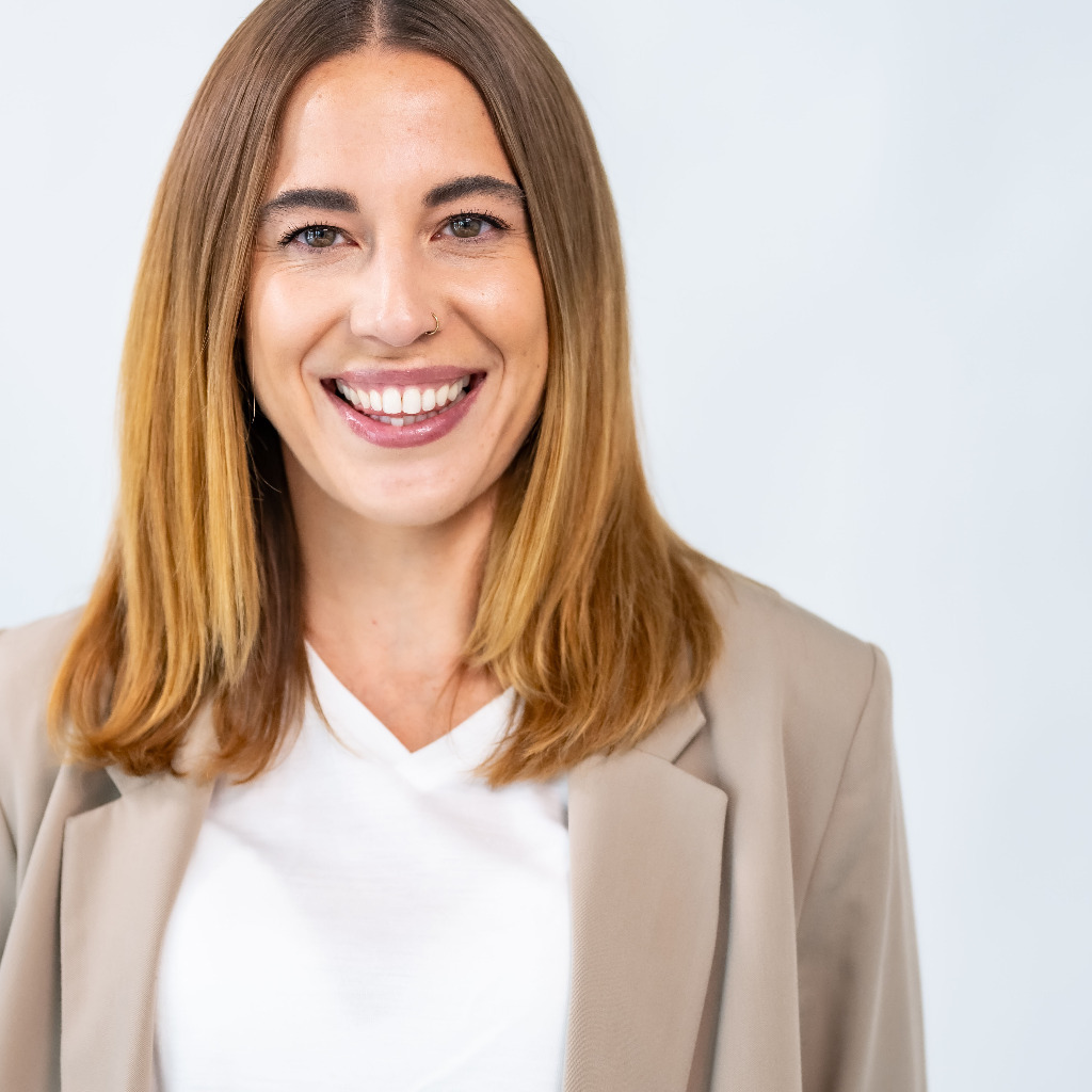 Franziska Doll - Assistant MaX - Atruvia AG | XING