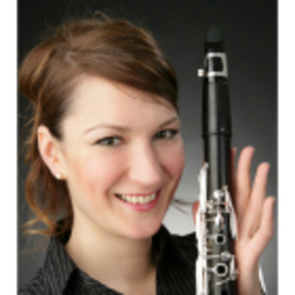 Maria Jose Nunez Baron - Klarinettistin / Designerin - Orchester und ...