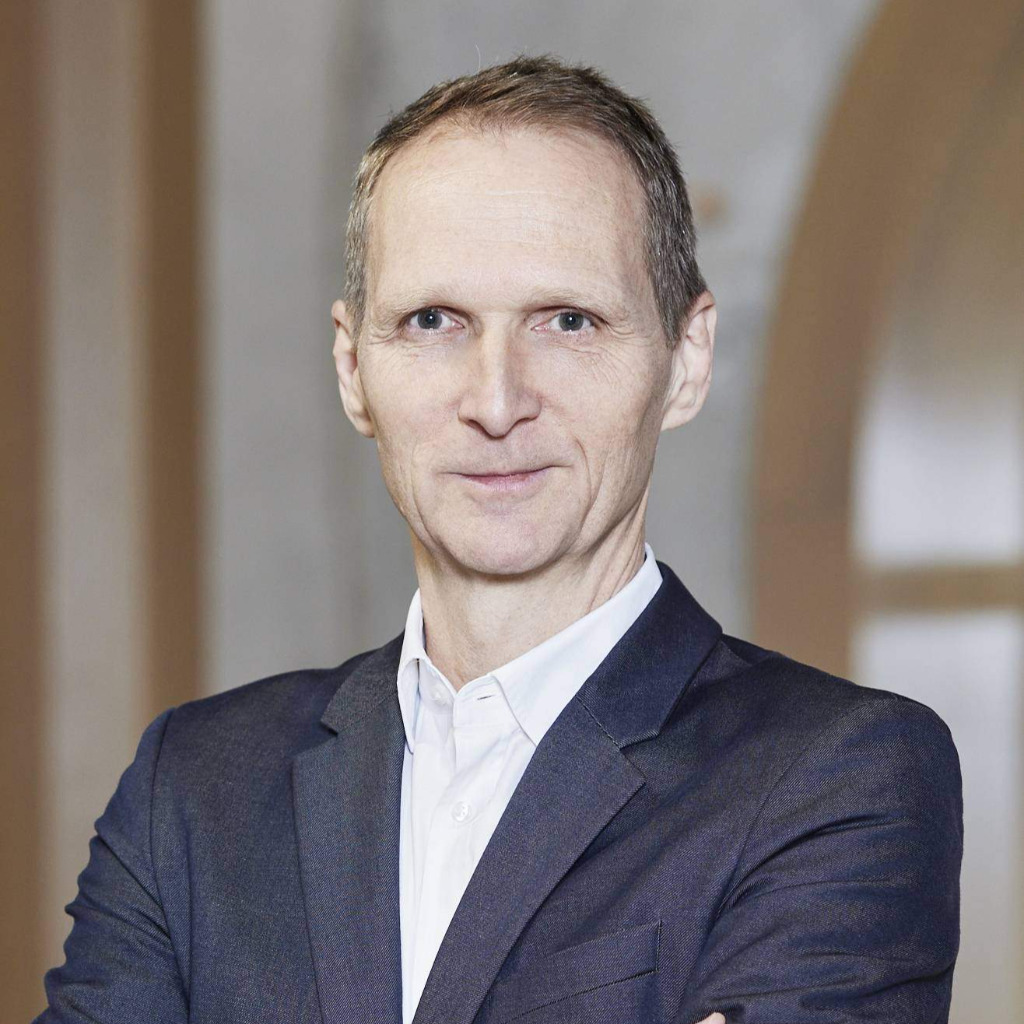 Michael Schmid - Prokurist, Leiter Projektentwicklung - olivyo ...