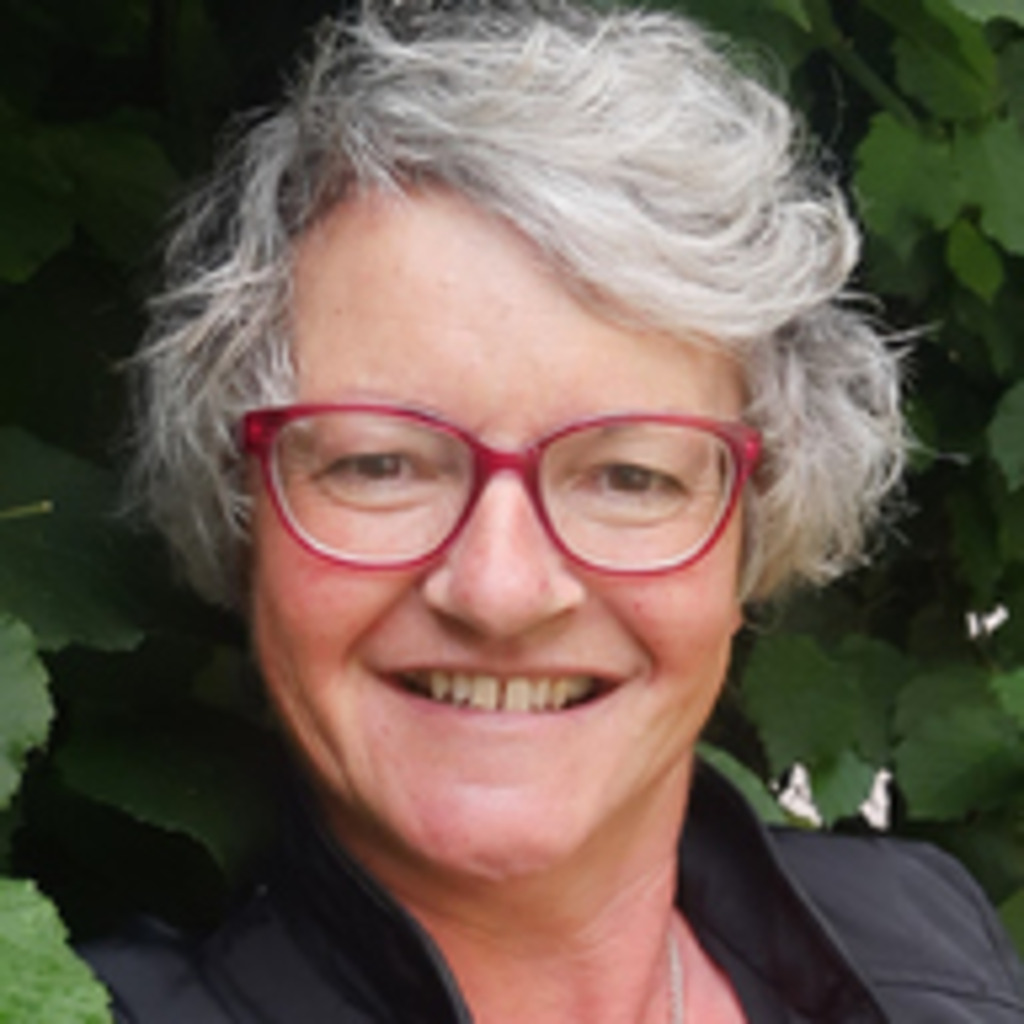 Nicole Schneider - Expert Life Design Mentor & Online Biz Owner ...