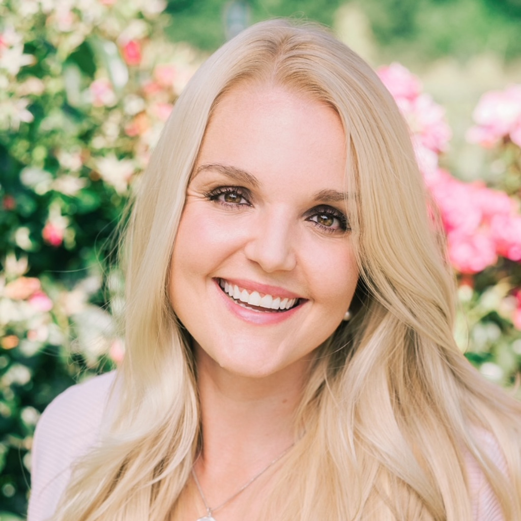 Carolin Fertig - Mensch-Hund-Coach, Filmhunde-Trainerin - Carolin ...