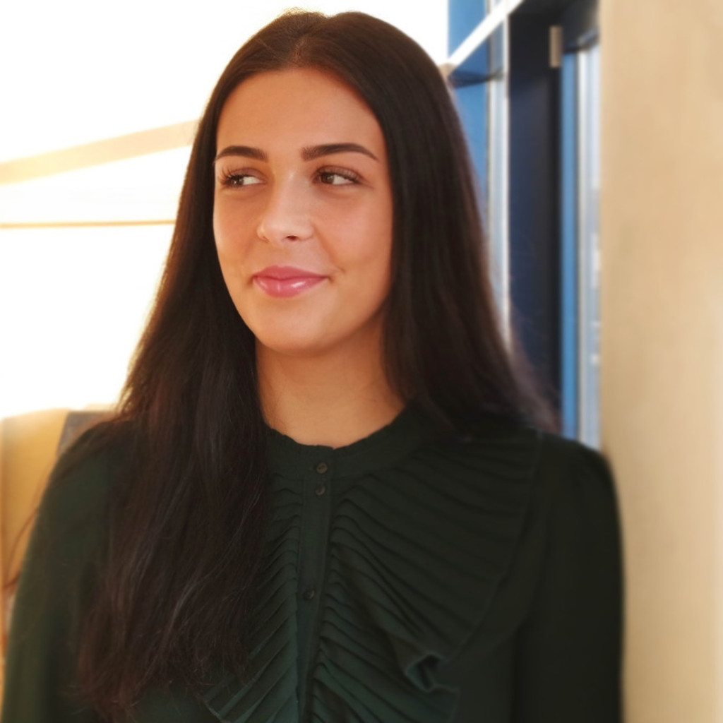 Valerie Schneider's Instagram, Twitter & Facebook on IDCrawl