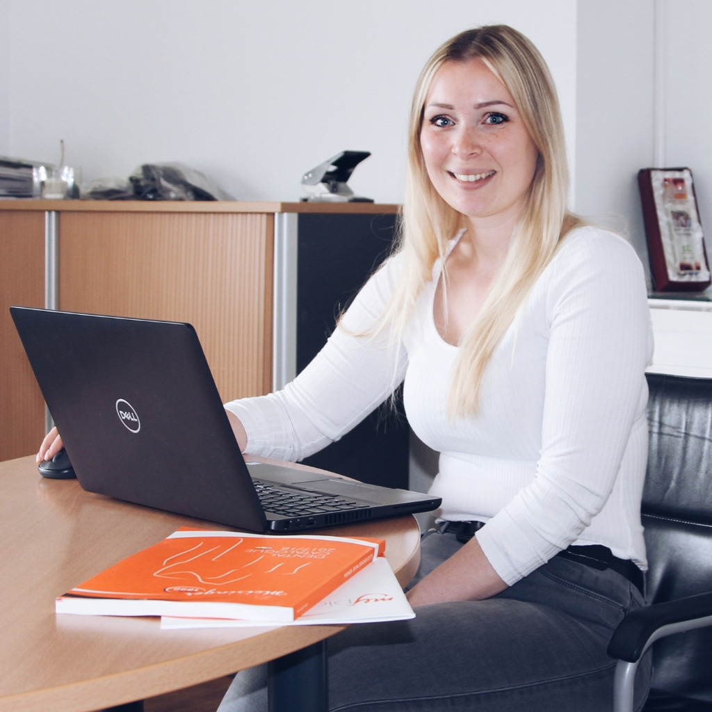 Anna Busch - Hauptbuchhalterin - Von Aschenbach & Voss GmbH | XING