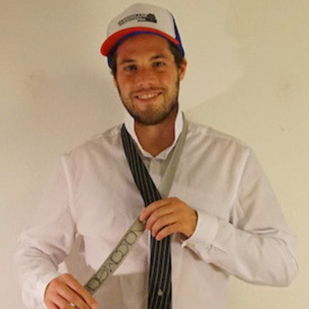 Oliver Ecker - Surf Instructor - Jochen Schweizer Arena GmbH | XING