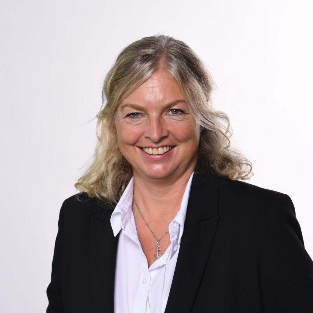 Nicole Linder - Bereichsleitung Ausbildung - IHK Mittlerer Niederrhein ...