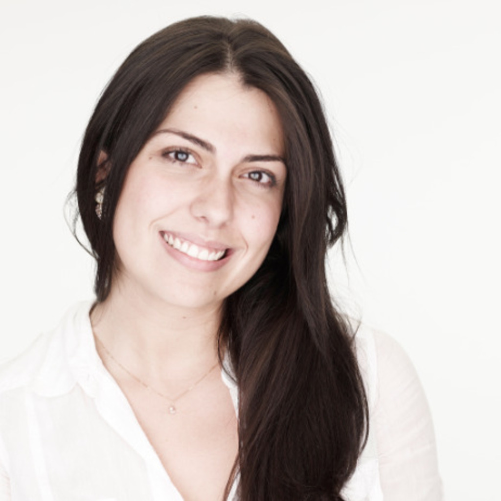 Vivian Thompson - Group Account Director - Media Consulta International ...