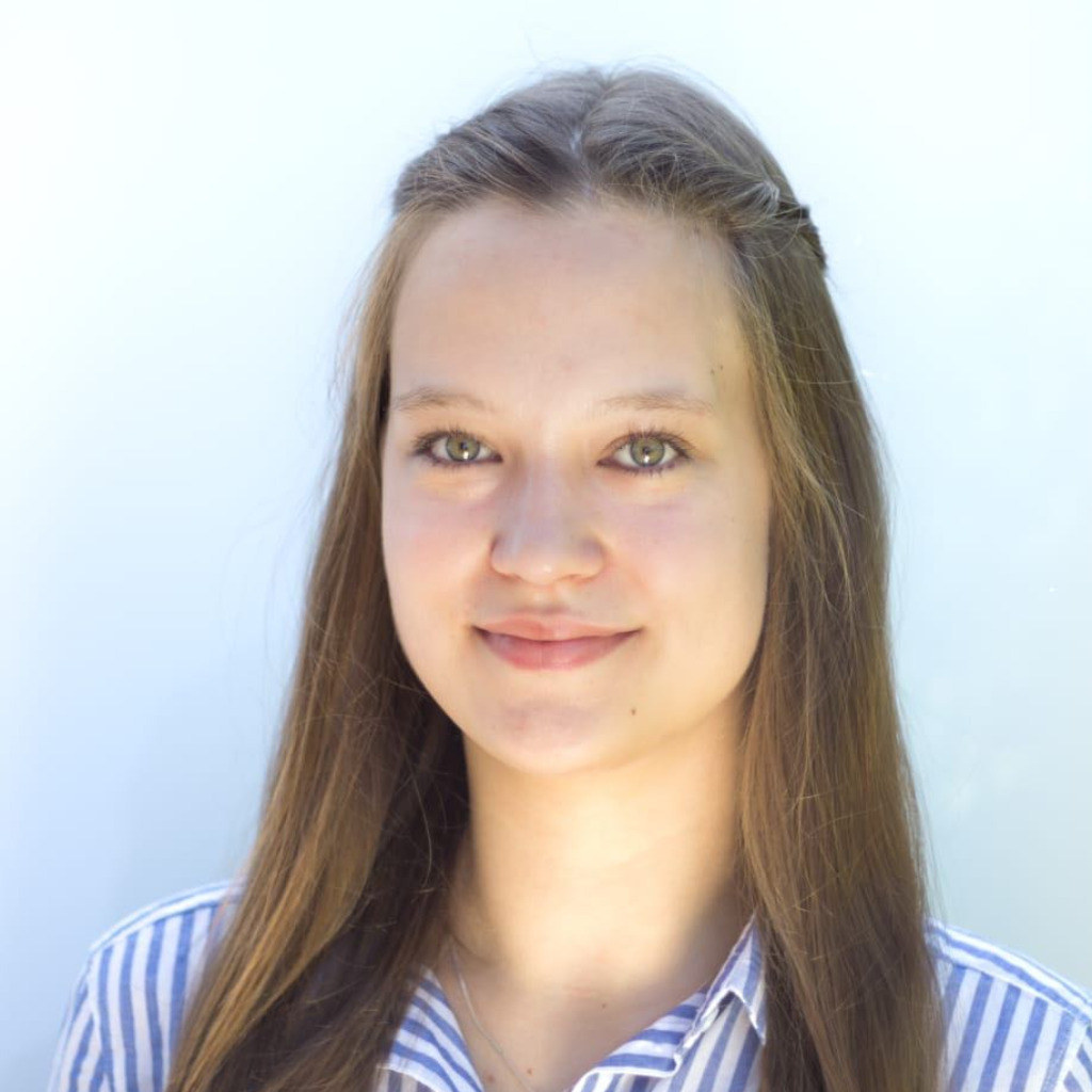 Alina Esser - Senior Recruiting Specialist - Hays AG | XING