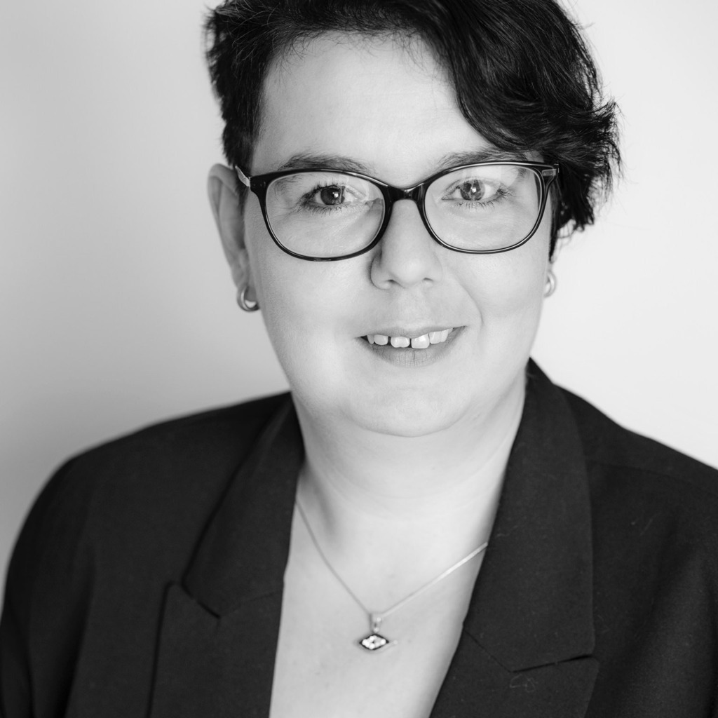 Melanie Roth's Instagram, Twitter & Facebook on IDCrawl