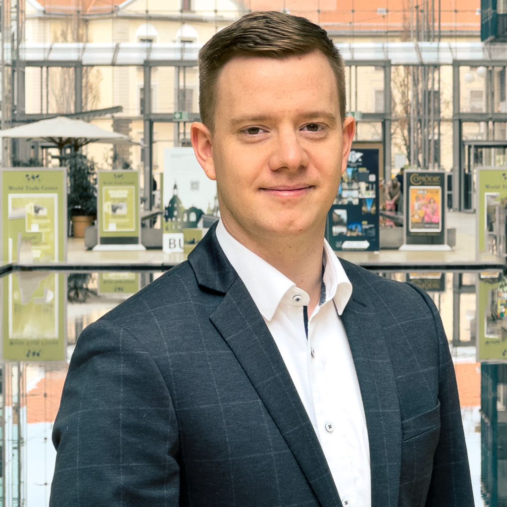 Luis Honecker - Asset Manager - FinValue GmbH | XING