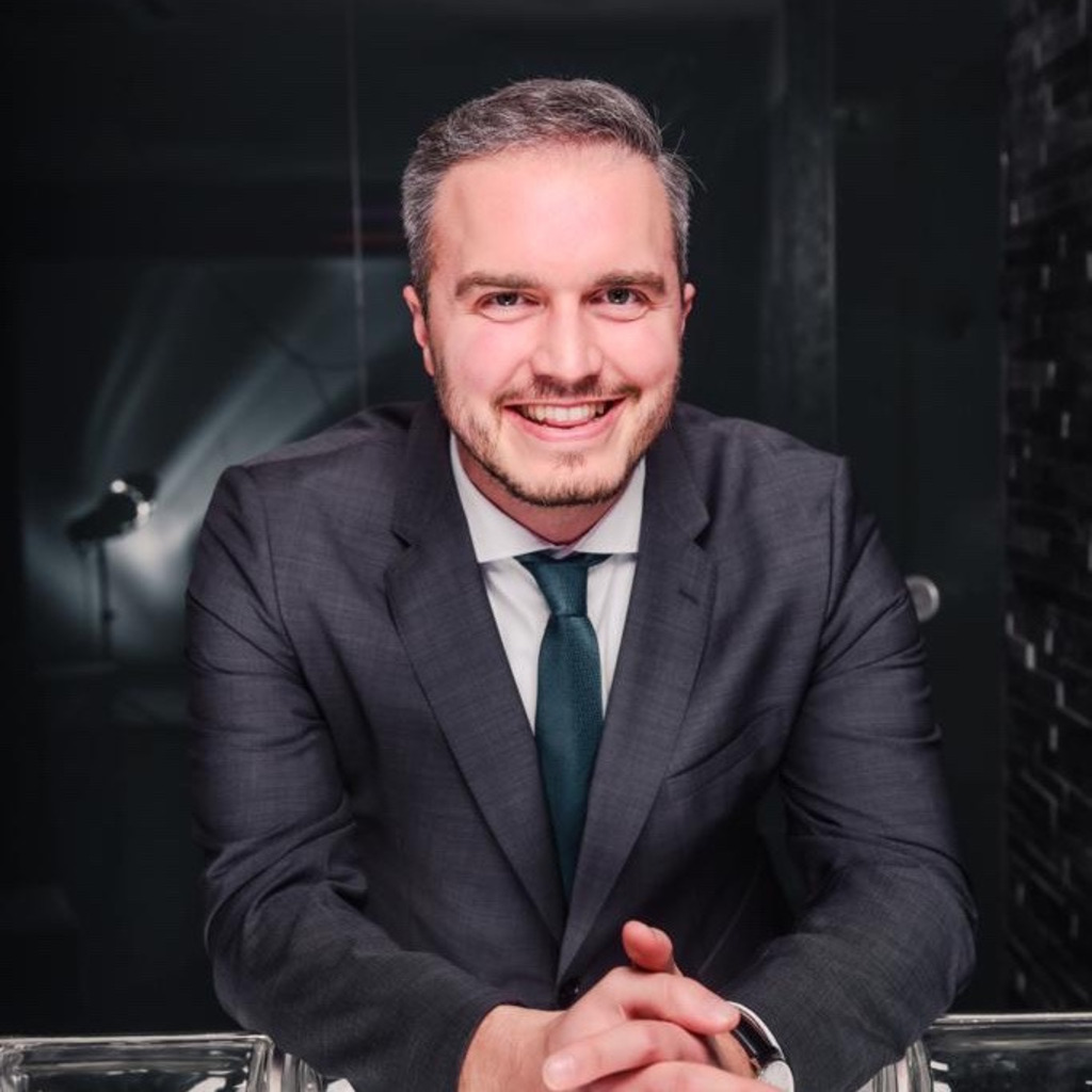 Julian Henneberg - Regierungsrat - Senatsverwaltung für Finanzen | XING