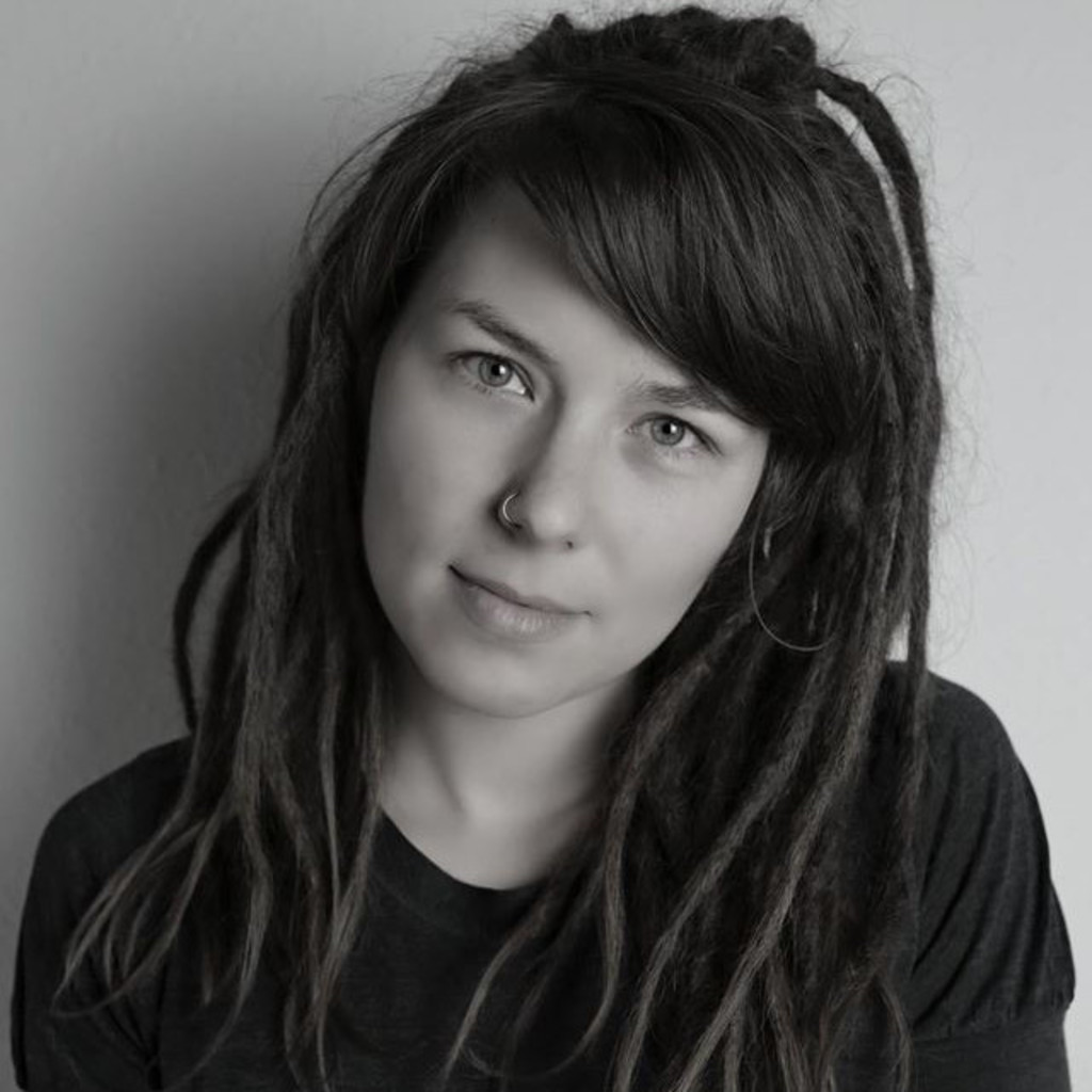 Kim Schumacher's Instagram, Twitter & Facebook on IDCrawl