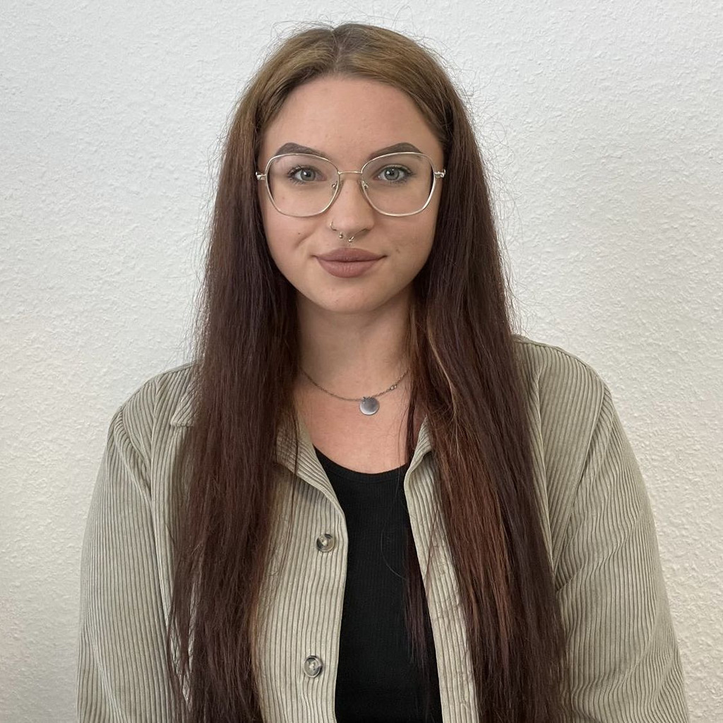 Jennifer Staudt - Ausbilderin - Hellmann Worldwide Logistics SE & Co ...