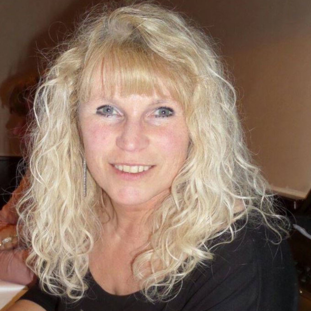 Manuela Lehmann - IT-Controlling und IT-Assistenz/Weisungswesen/User-Administration (Summit ...