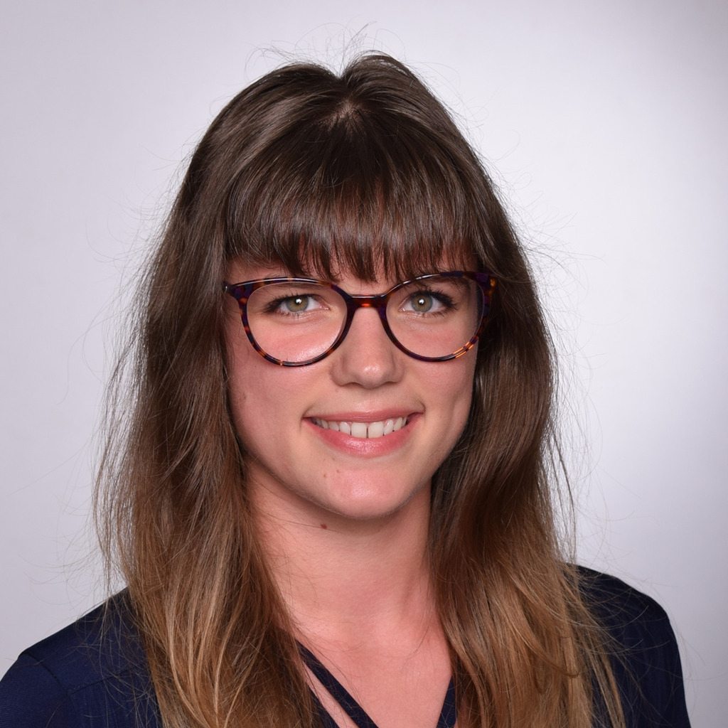 Julia Wackerhagen - Junior Peojektmanagerin HR Systeme, Projekte ...