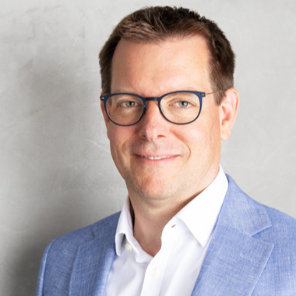 Dr. Daniel Siegert LL.M. - Geschäftsführer - CEV Handelsimmobilien GmbH ...