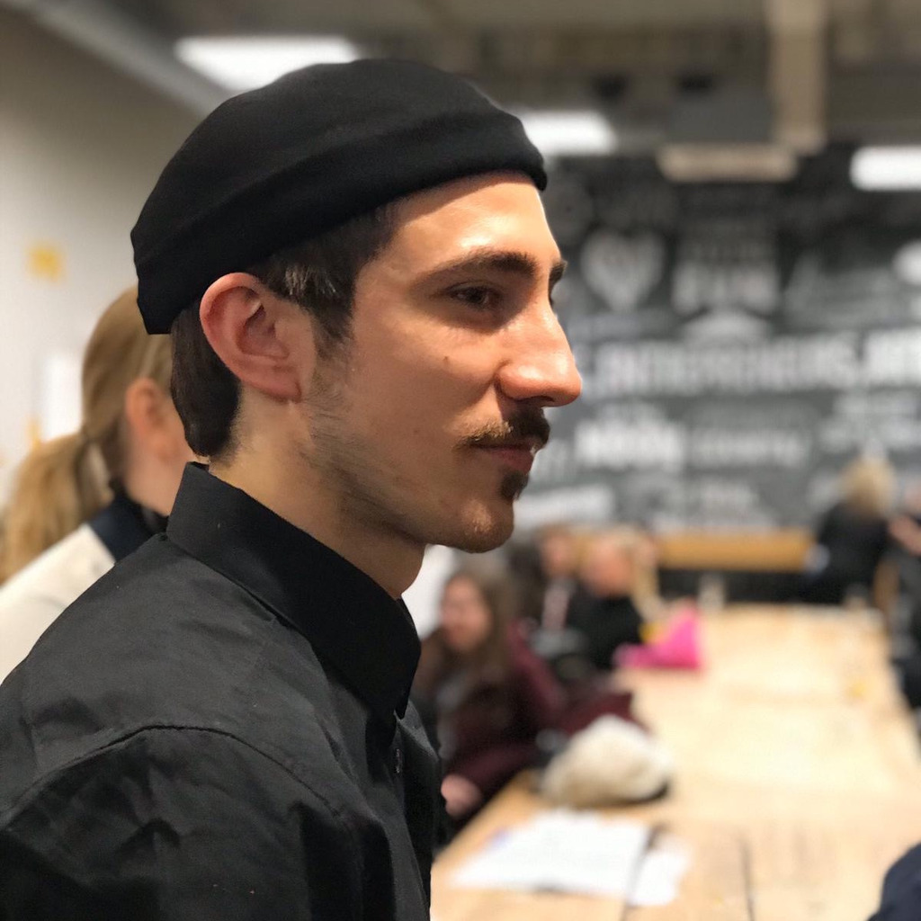 Samuel Gold - Grafik-Designer - Round Not Square | XING