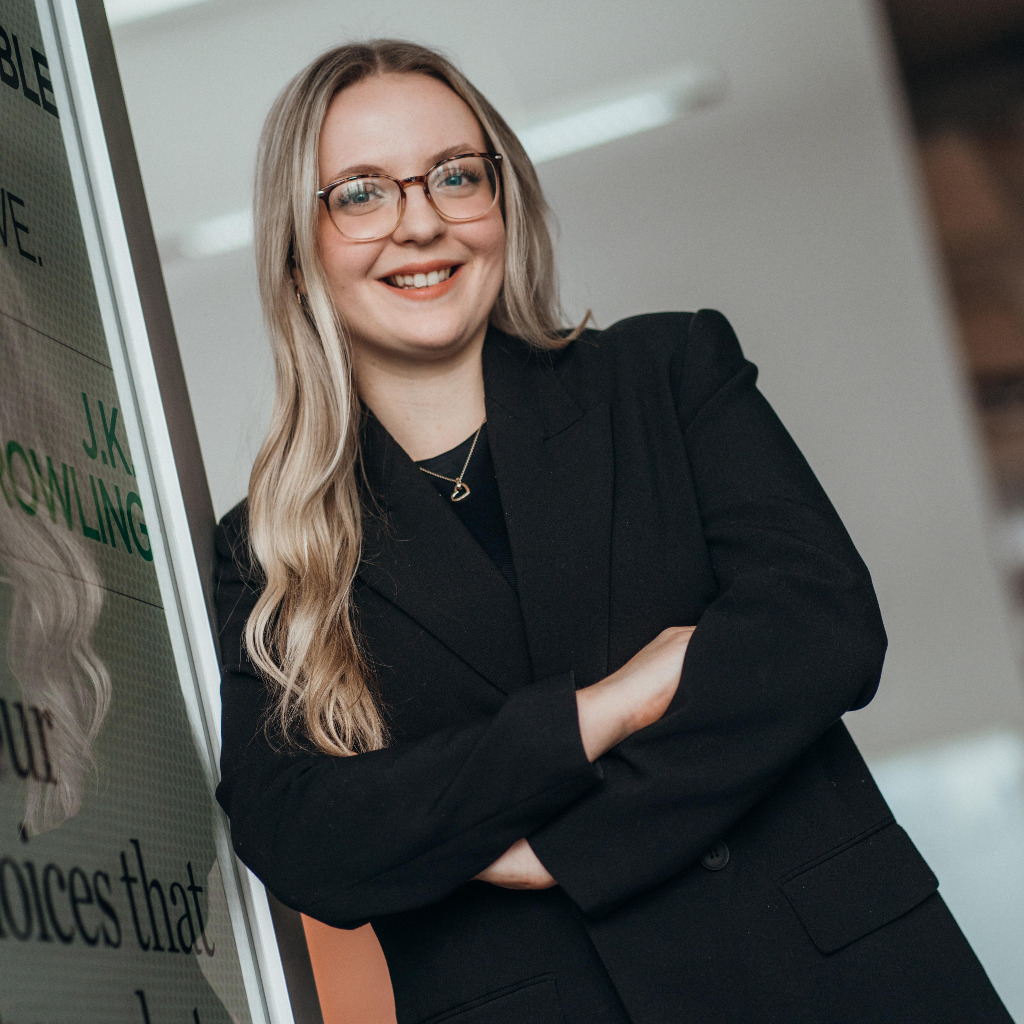 Eileen Schlegel - Staffing & Recruitment Assistant - Academic Work ...