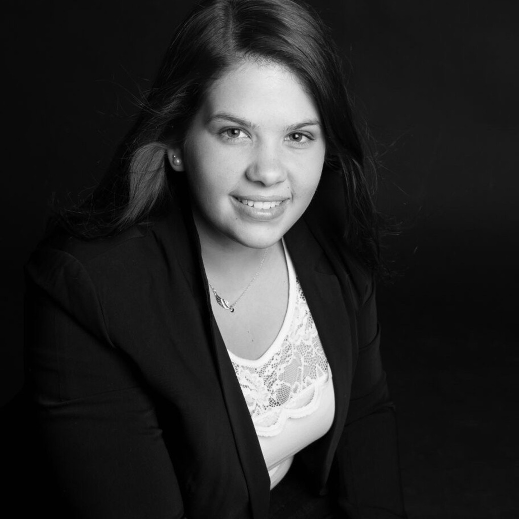 Cynthia Ciesinski - Zentrumsleiterin - Nephrologische Zentren ...