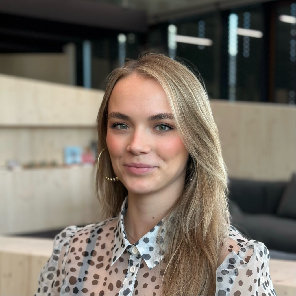 Emily Kitowski - Junior Social Media Managerin - KAARISMA Recruitment ...