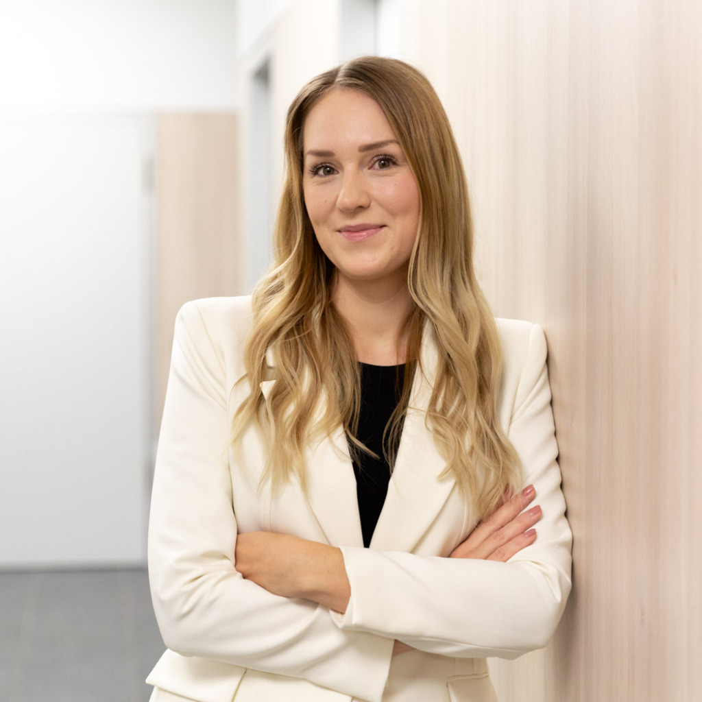 Anja Kaltenhauser - Manager Calculations, Contract Management ...