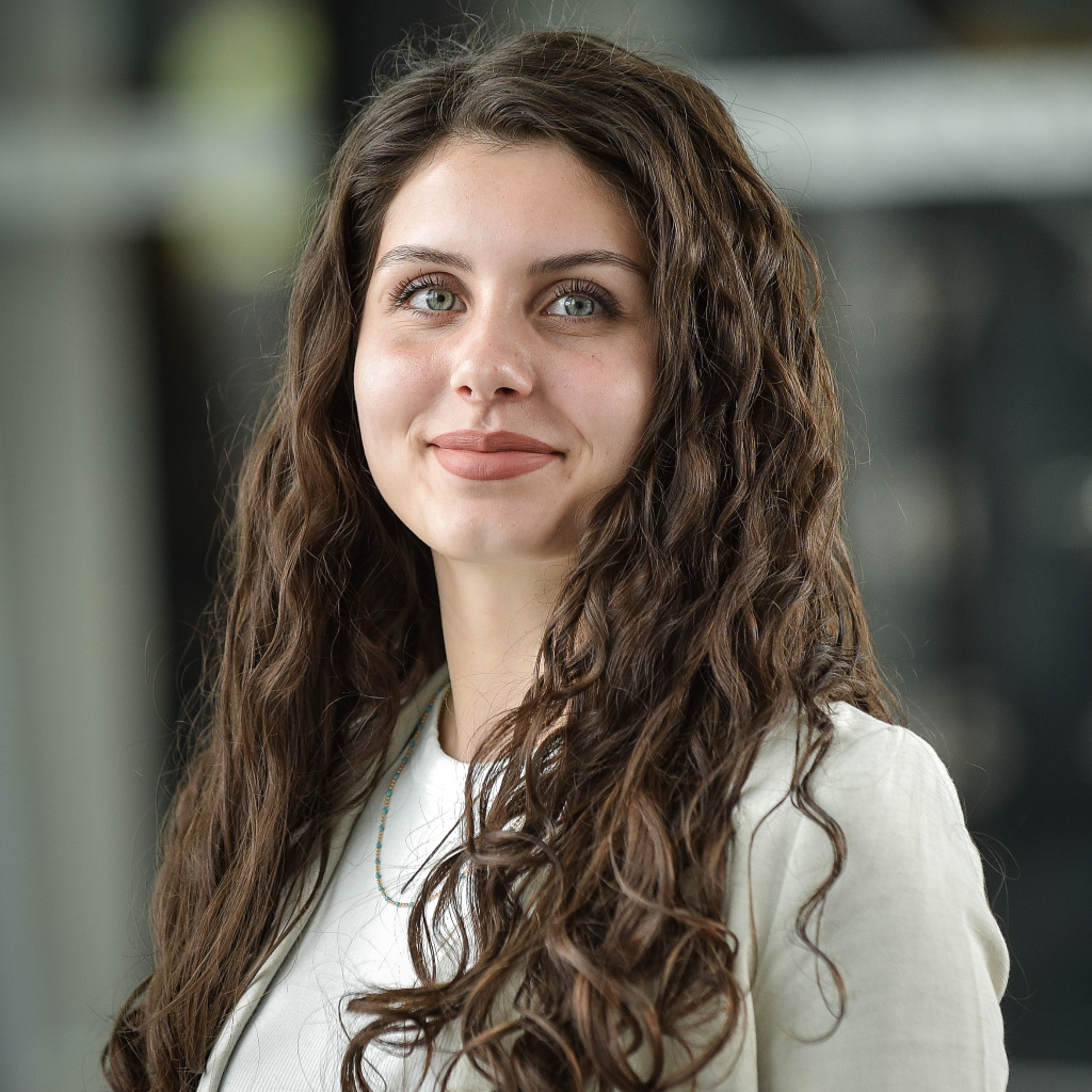 Sevim Üzüm - Onlinemarketing-Managerin - FUNKE | XING