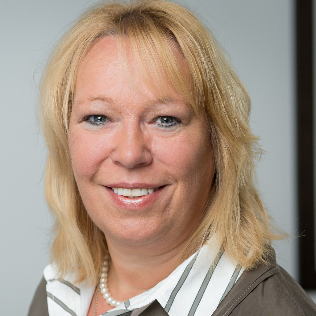 Andrea Bach - Erste Hilfe Ausbilderin und Sanitäterin - Deutsches Rotes ...