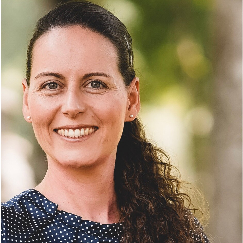 Katrin Singer - Notarvertreterin - Notarbüro Thomas Höfer | XING