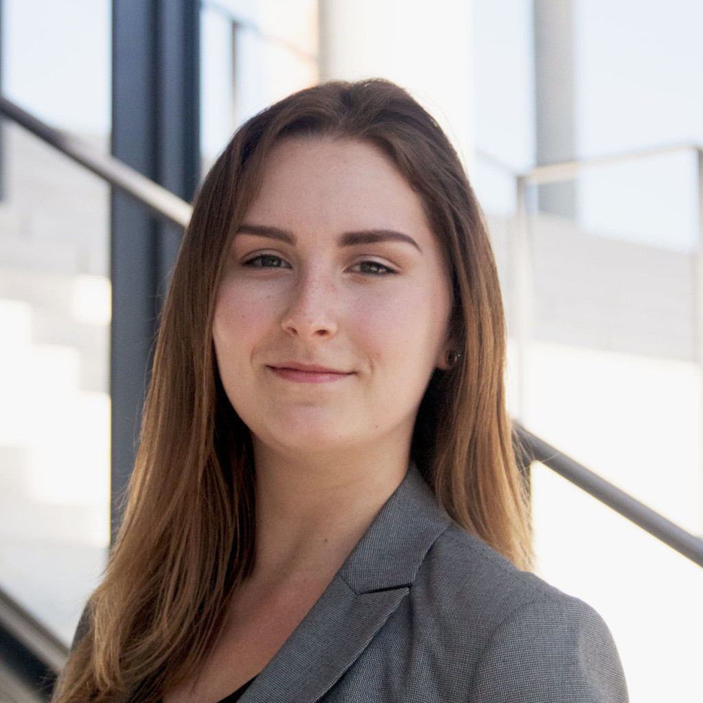 Anja Filippi - Digital Marketing Manager - avenit AG | XING