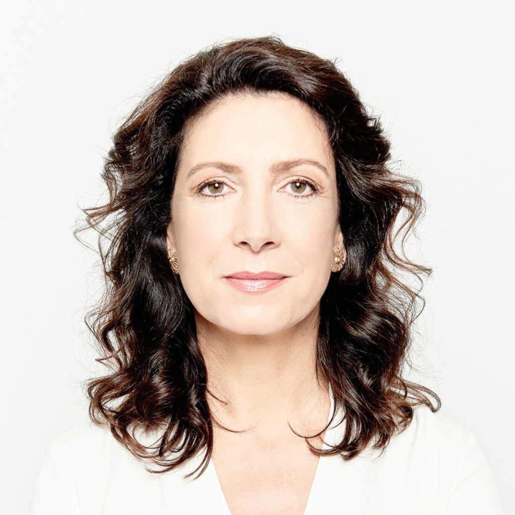 Barbara Lutz's Instagram, Twitter & Facebook on IDCrawl