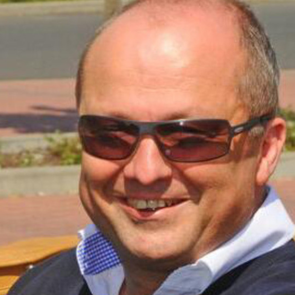 Peter Nick - Vice President Business IT Group - E.ON Business Services ...