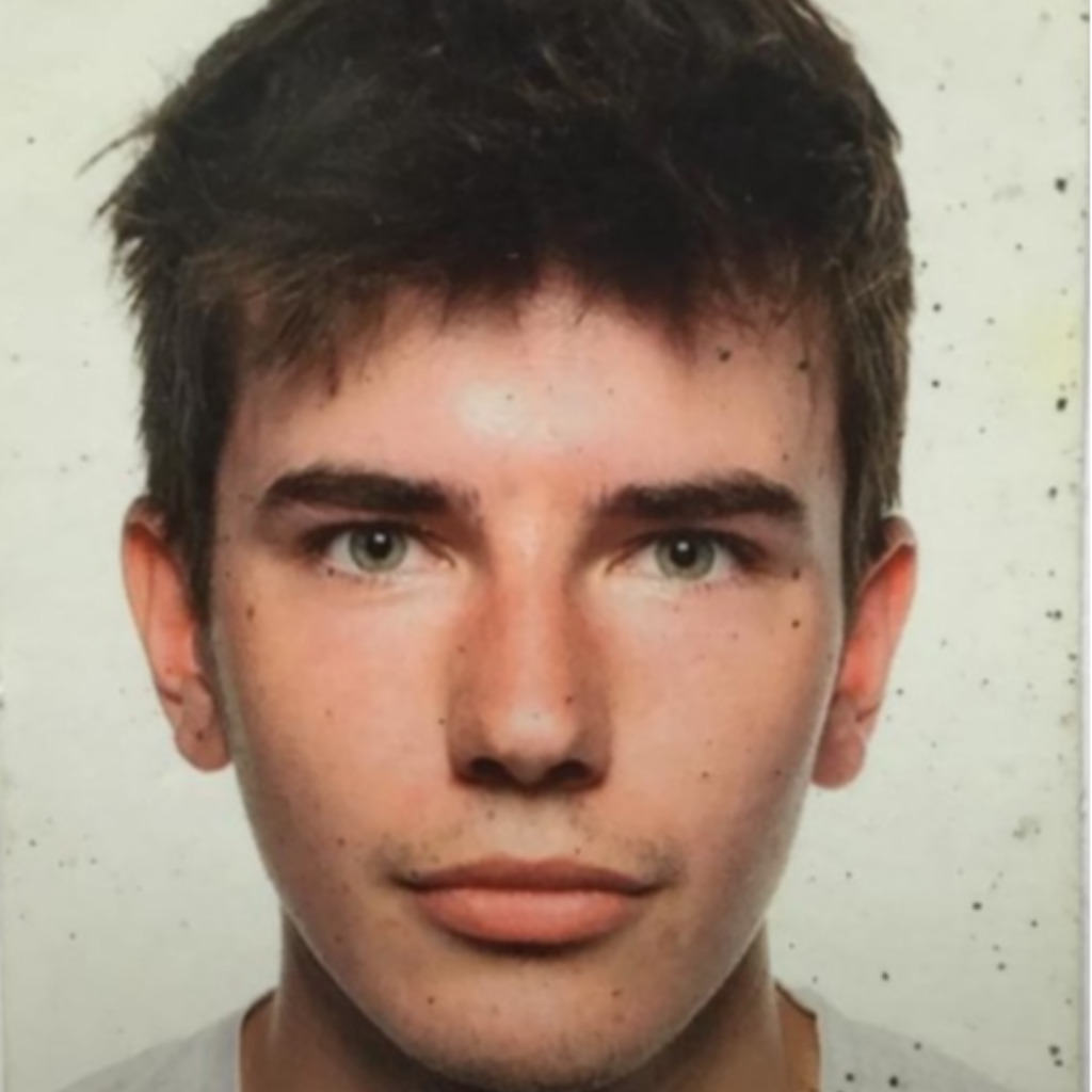 Nils Hofius - Schreinergeselle - Schreinerei Dittus | XING