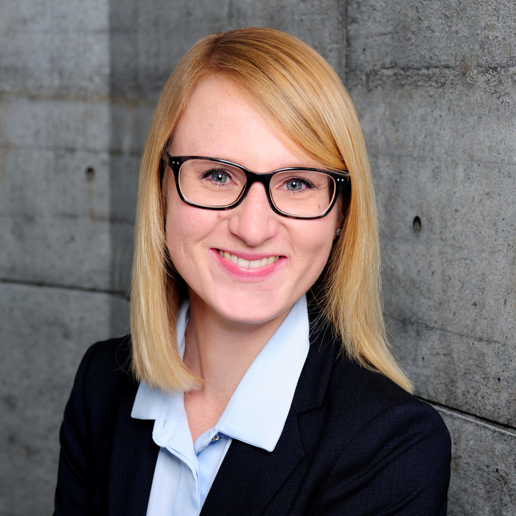 Julia Hess - Projektmanagerin für Übersetzungen - Fresenius Medical Care | XING