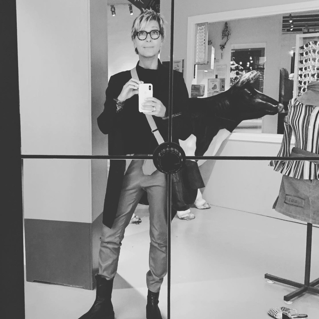 Sandra Nowak - Assistant to the Managing Director / Office Manager ...